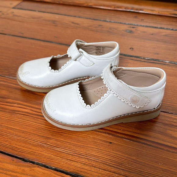 Elephantito | Shoes | Elephantito Girls Scalloped Leather Mary Jane ...